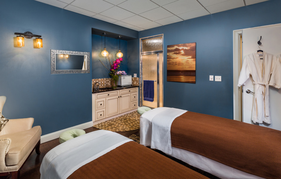 Regency Plaza | Chestnut Hill Realty